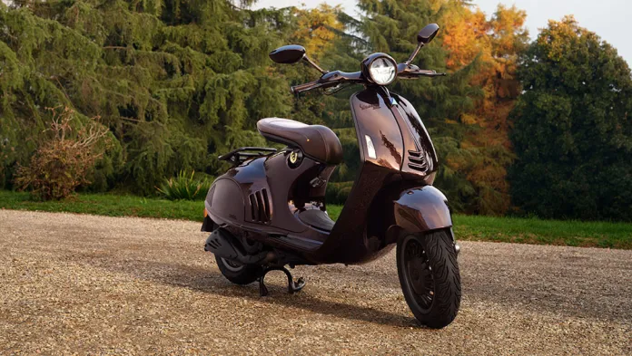 Vespa 946 Horse Untuk Peringati Imlek 2026 – Human on Wheels